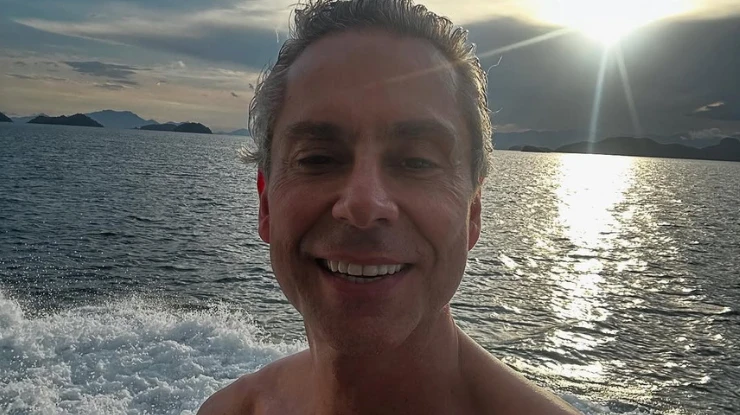 » Alexandre Nero muda o visual e brinca: “Nevado bastante”